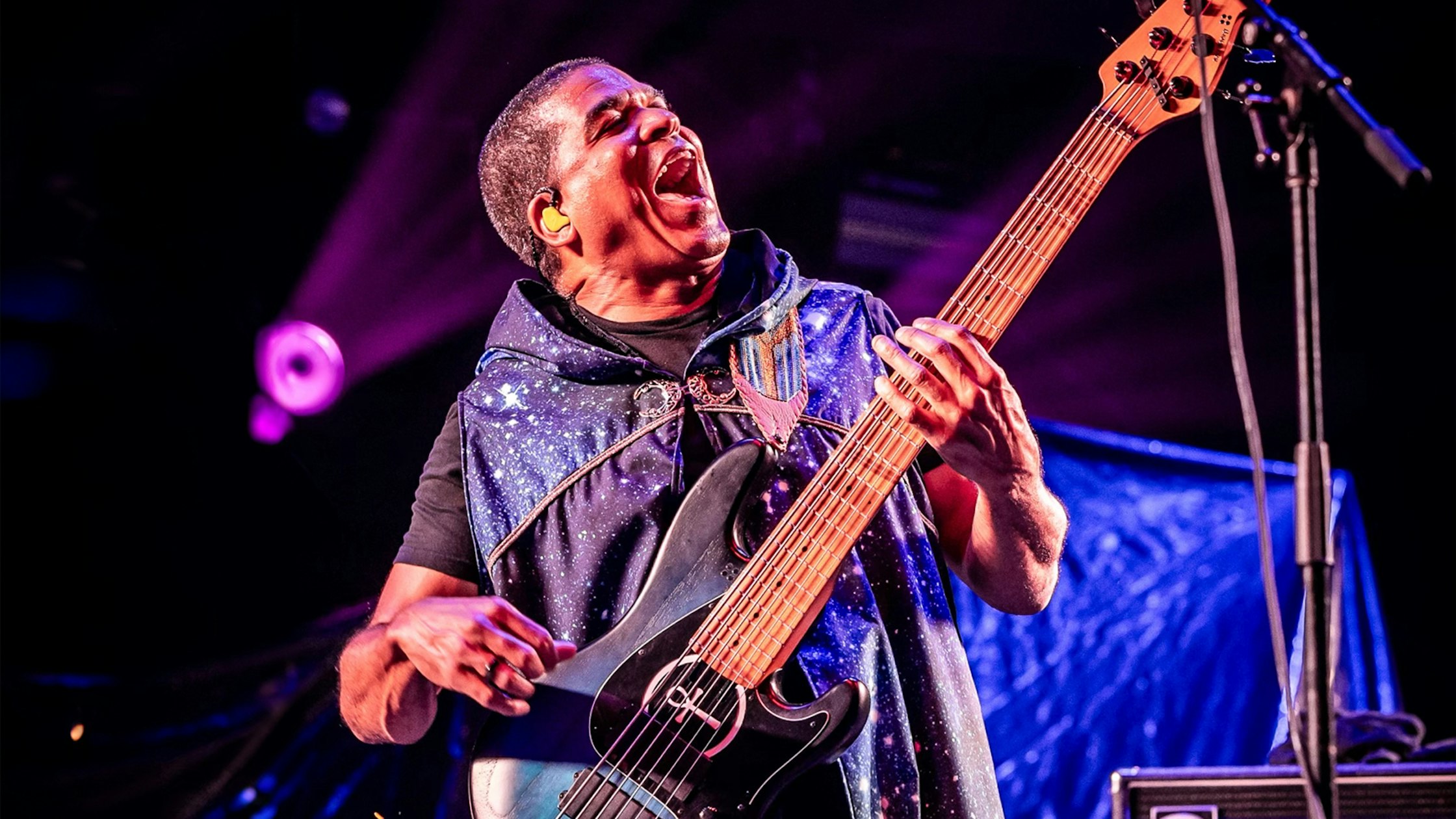 Oteil Burbridge | Seated