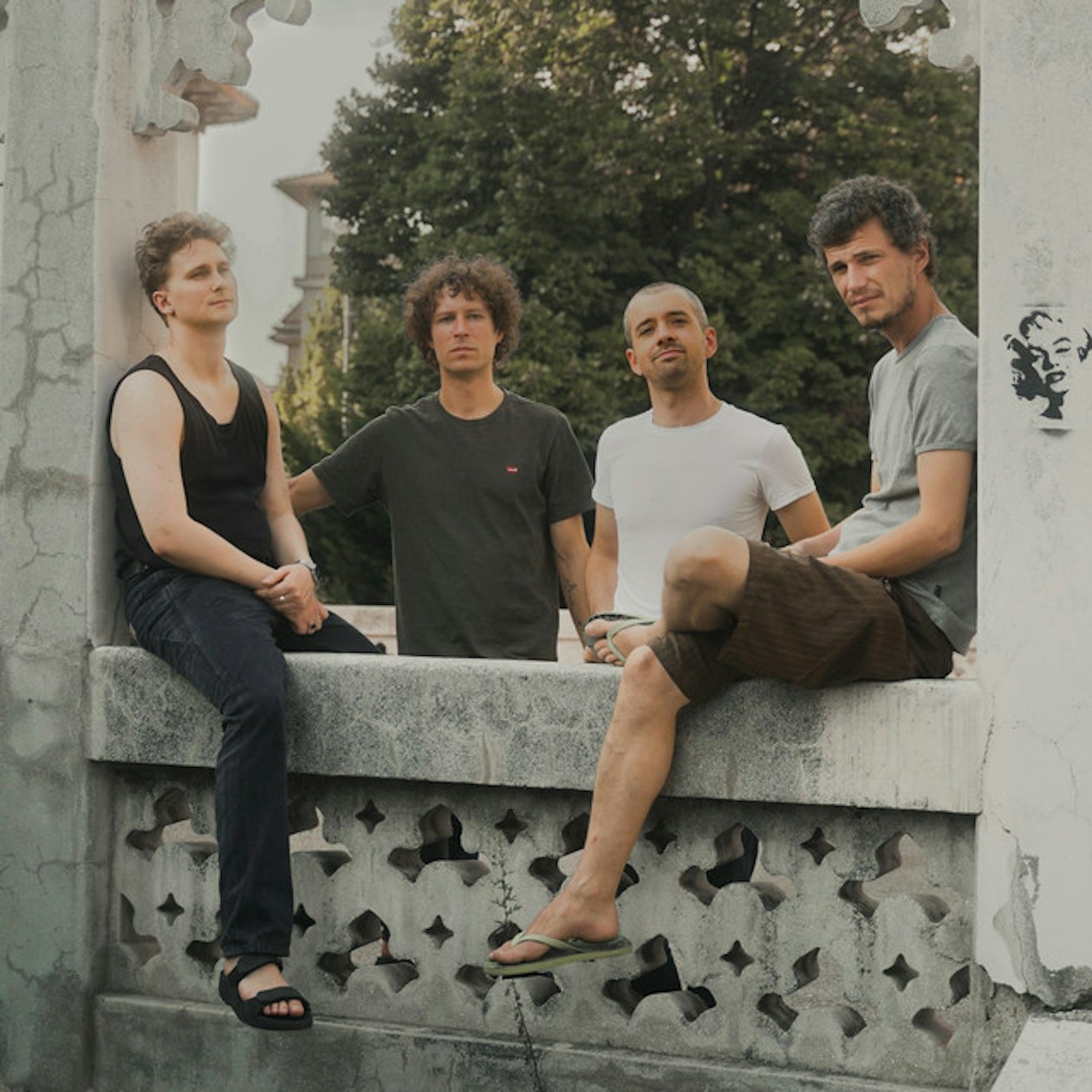 Brothers Moving Tickets - Hamburg, Germany - Hebebühne - Fri, May 16 ...