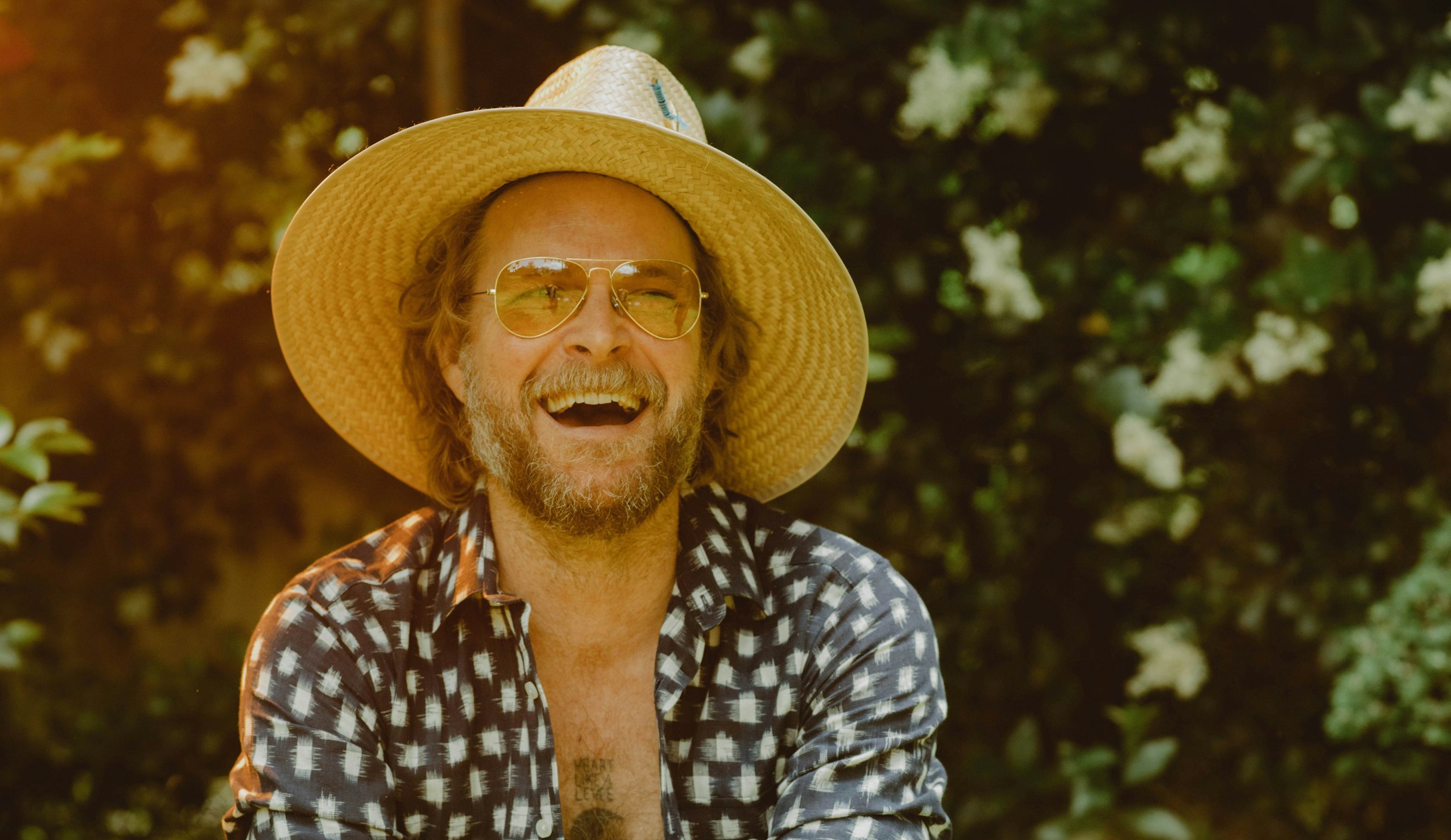 Hiss Golden Messenger | Seated