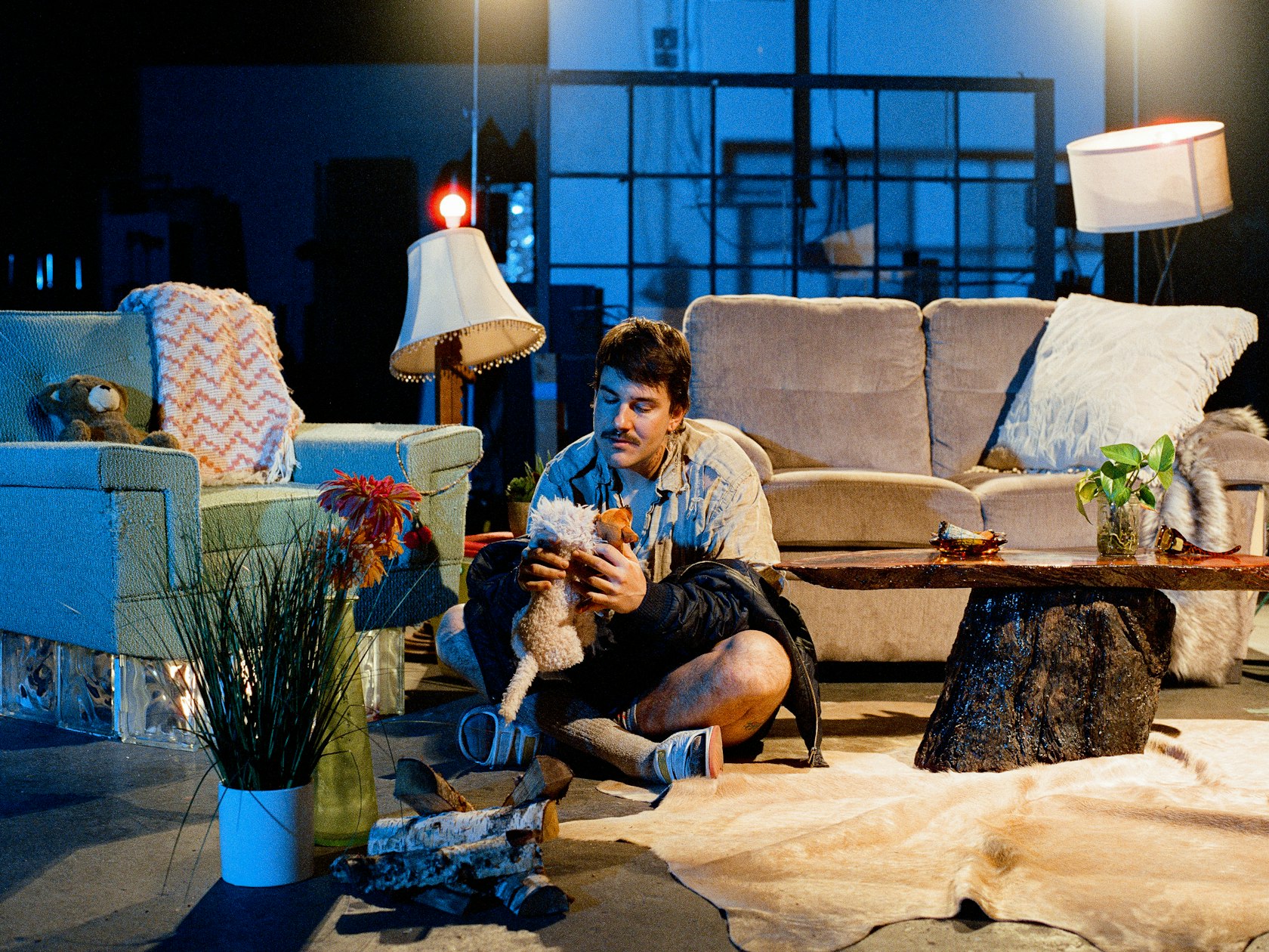 Medium Build | Seated