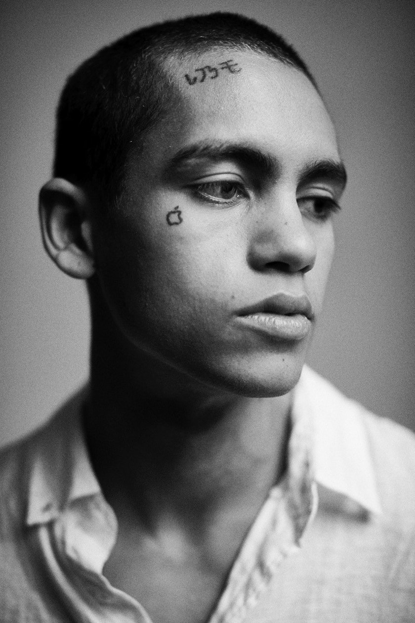 Dominic Fike | Seated